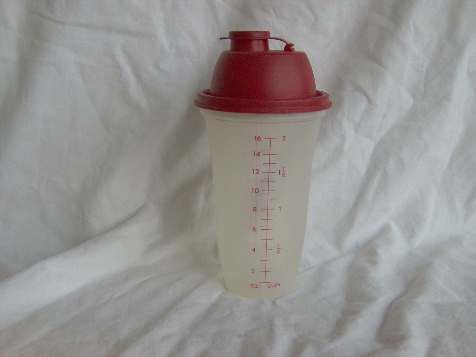 TUPPERWARE QUICK SHAKE CONTAINER BLEND MIX SHAKER 16 Oz, 2 Cup w/Insert ...