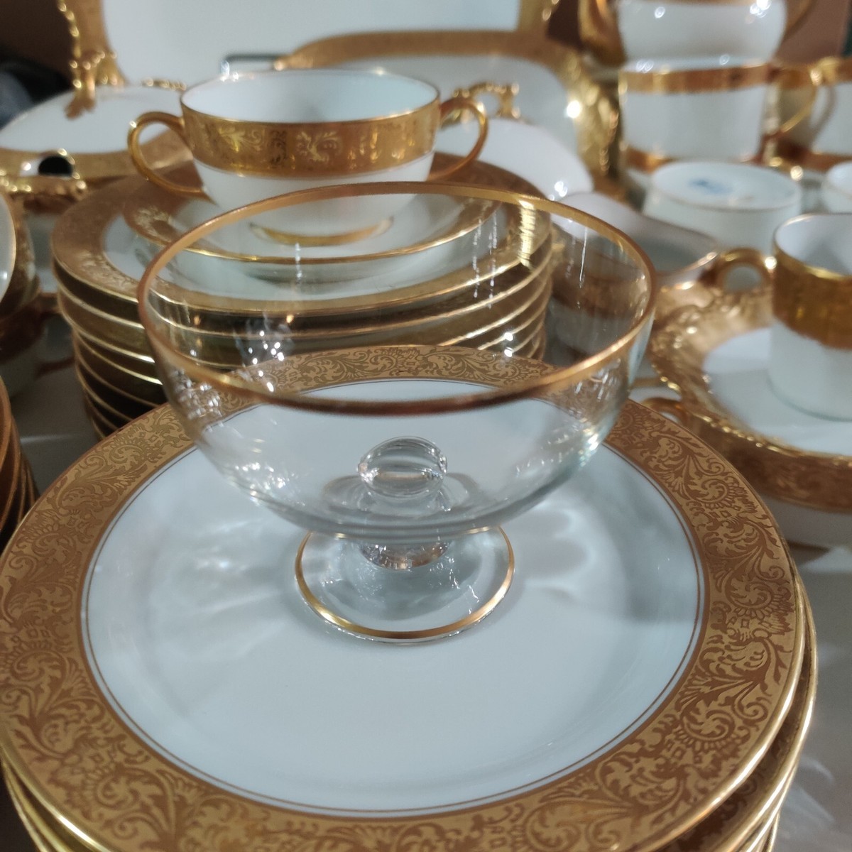Vtg Limoges Vignaud GOLD ENCRUSTED France VIG28 95 Pieces Vtg Limoges Vignaud GOLD ENCRUSTED France VIG28 95 Pieces