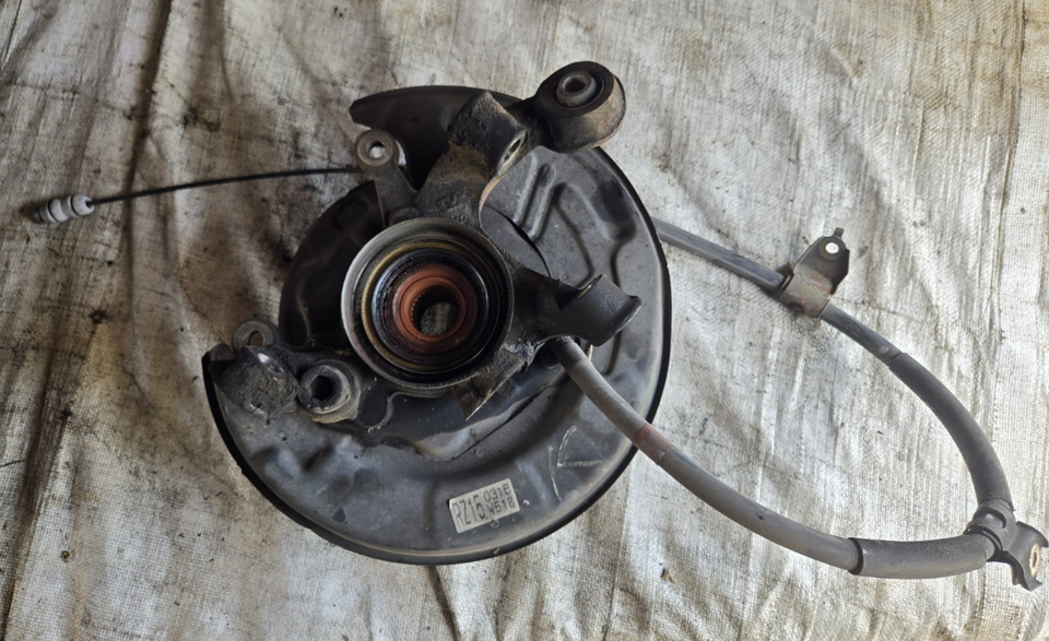 92-00 LEXUS UZZ30L SC300 SC400 RWD REAR RIGHT SPINDLE KNUCKLE WHEEL HUB ...