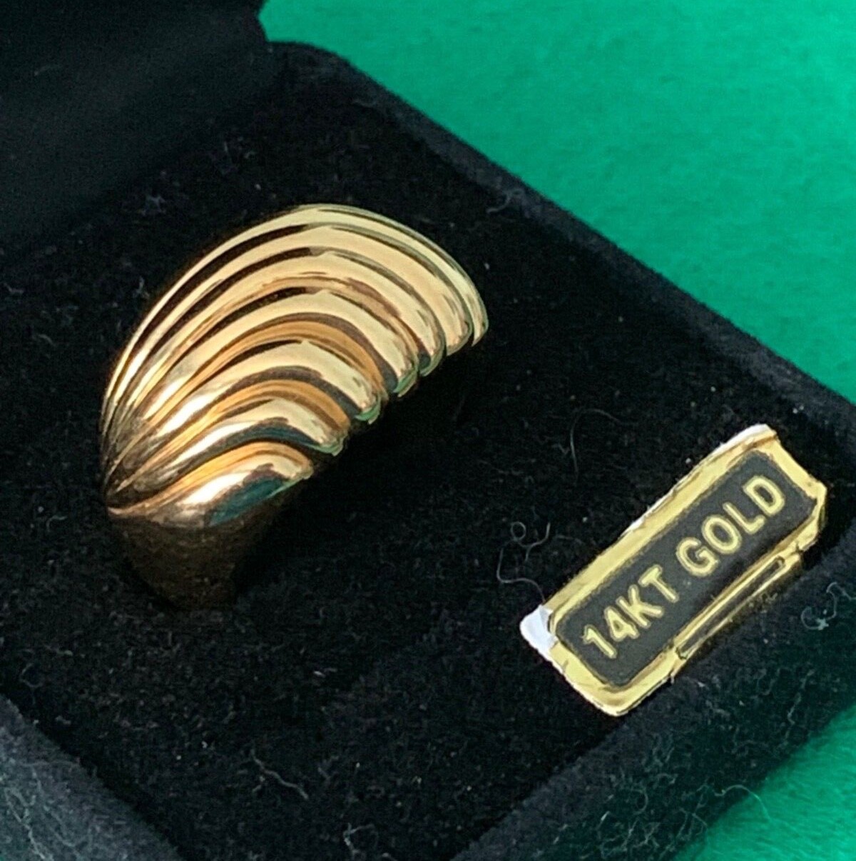 14k Yellow Gold Electroform Ribbed Dome Ring - size 8 - Gem