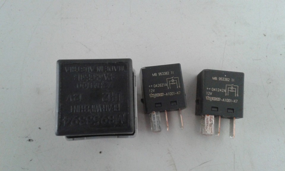 Mitsubishi Space Star ´04 Dga 1.9 Di-D 3Stück Kit Relais 1x MB953394 2x ...