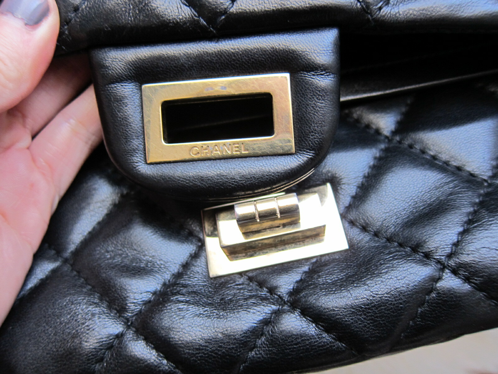 Authentic CHANEL Limited Edition Paris Shanghai Colle… - Gem