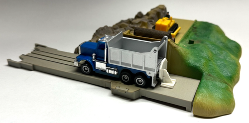 TYCO US 1 Trucking Vintage Bulldozer Log Loader Working Dump Truck ...