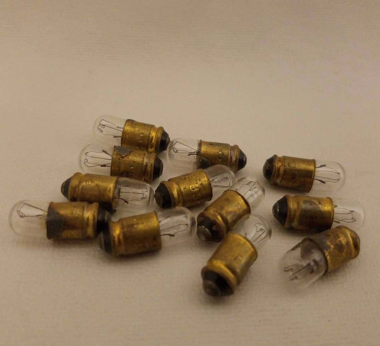 Lot 12 General Electric GE 334 GE334 Miniature Midget Groove Lamps ...