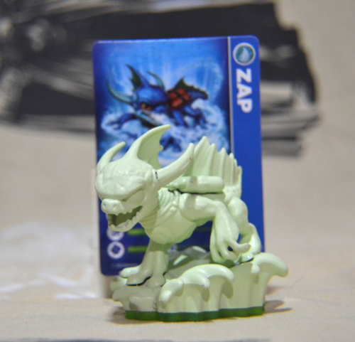 Skylanders Spyro's adventure Zap Glow In The Dark - Chase Variant, Rare ...