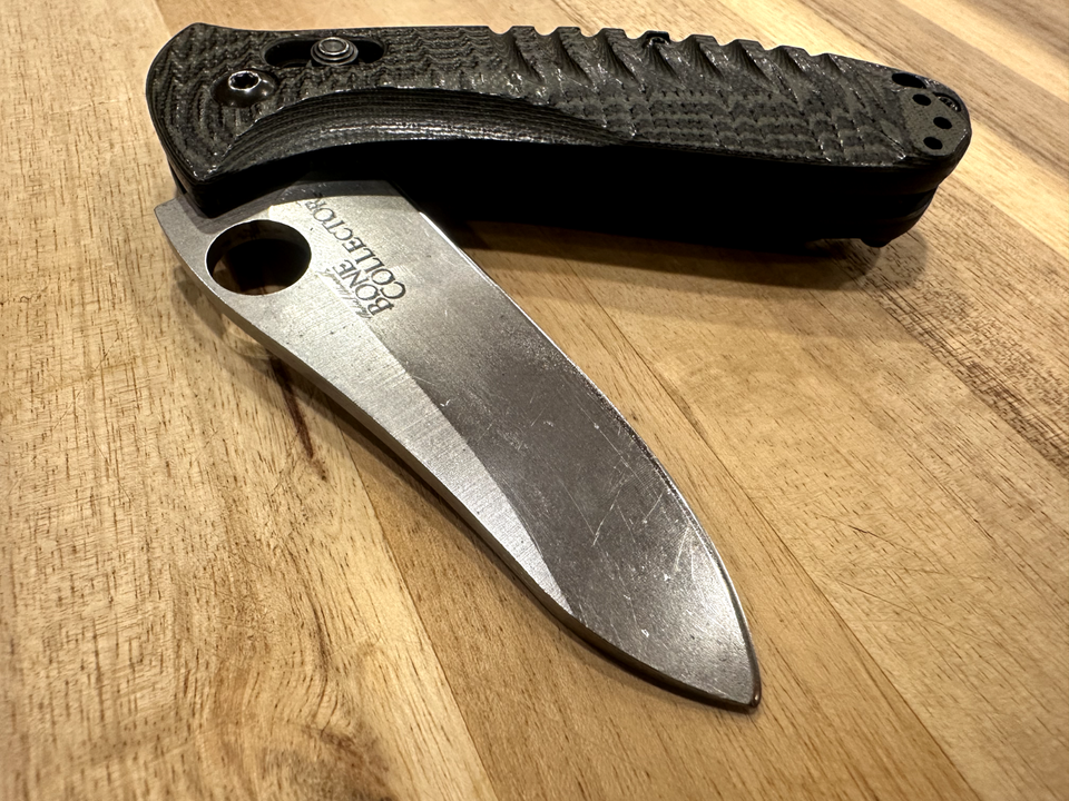 Benchmade Bone Collector 15030-1 2.95" D2 Black & Green G-10 Axis Lock ...