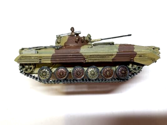 Built 1:72 Soviet BMP-2 IFV w/ "Spandrel" AT-5 anti-tank missile Syrian ...