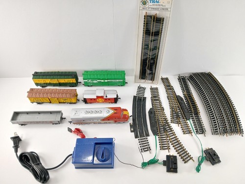 LIfe-Like BRANCH LINE HO-Scale Electric Train Set SANTA FE ENGINE ...