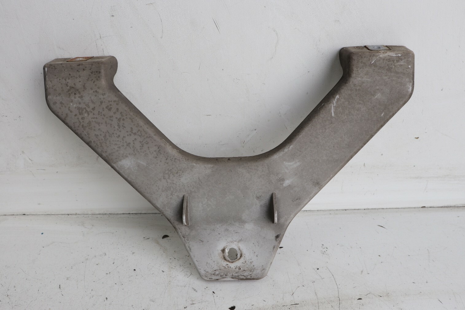 Mercedes Benz ML300 2010 W164 Rear Bumper Bar Center Bracket ...