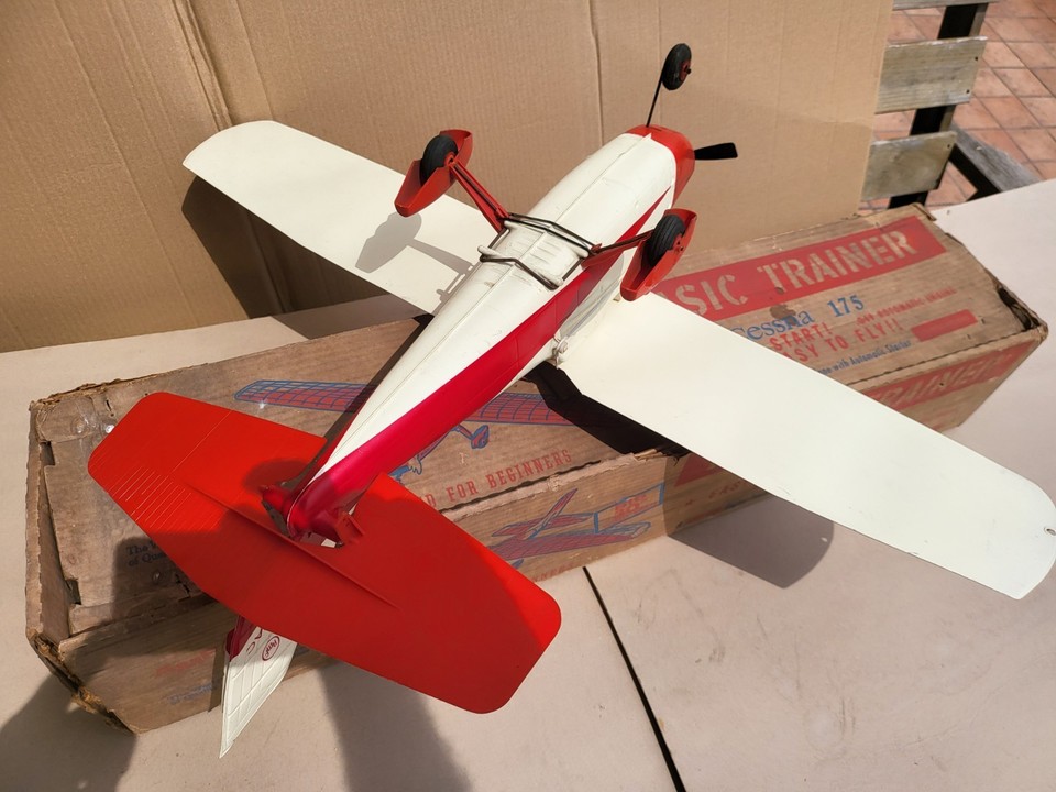 No tin toy AMF Models-USA 1960's CESSNA 175 with real engine complete ...