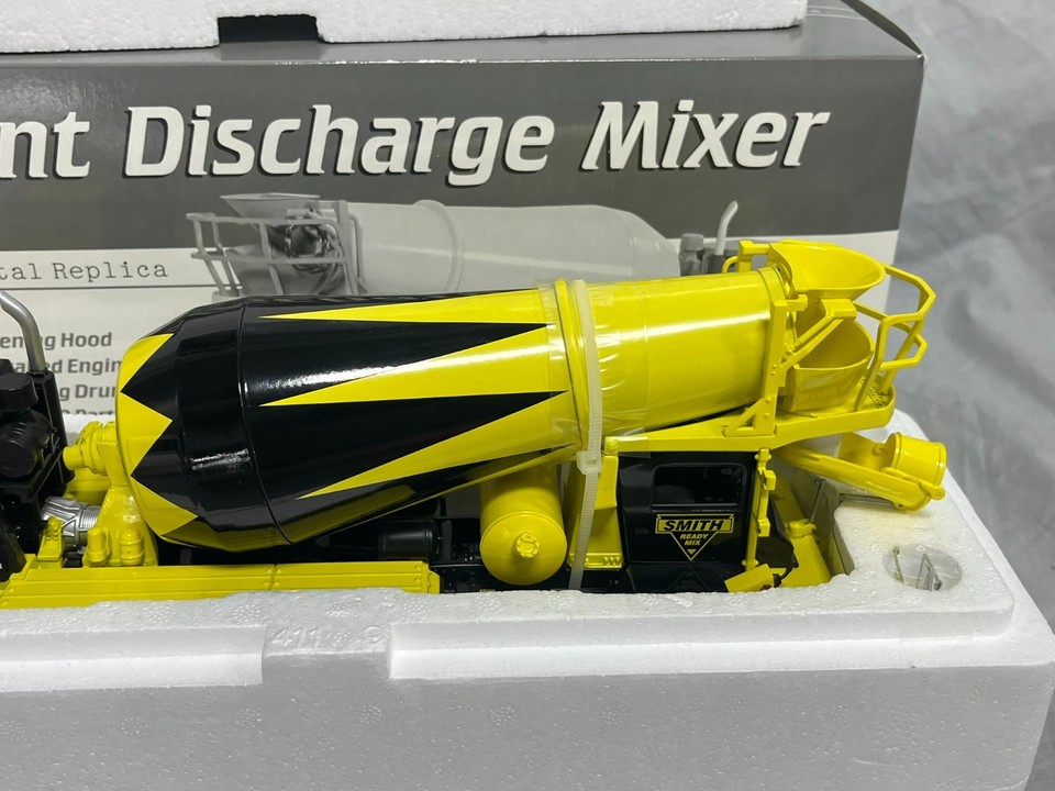 First Gear Oshkosh Front Cement SMITH Ready Mix Mixer 19-3007 NIB 1:34 ...