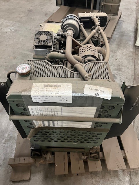 U.S. Military Auxiliary Power Unit (APU), 10 kW, 120/240 VAC, 60 Hz ...