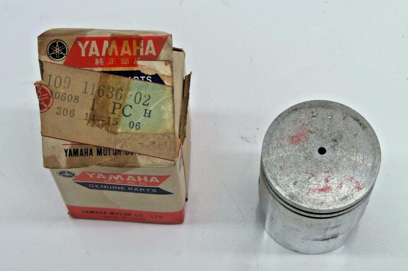 NOS YAMAHA FT1 50 U5 U5E YF1 PISTON 0.50 2nd O/S 109-11636-02-00 | eBay
