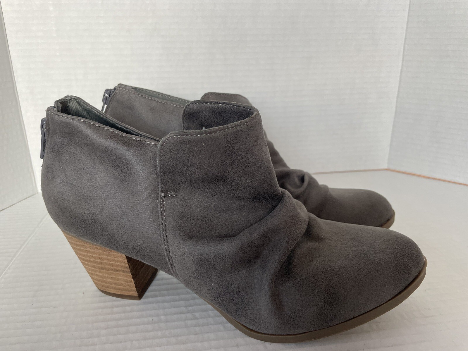 Report Footwear Women's Clarice Heeled Ankle Booties Gray Size US: 8.5 ...