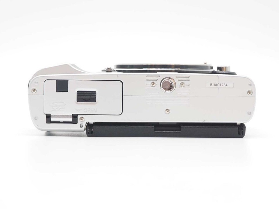 Olympus Olympus Pen E-P7 20.3MP Digital Camera Body Silver 10238 shots ...