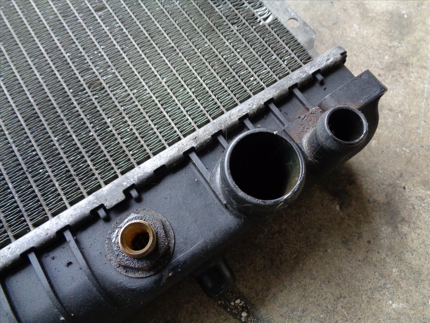 82 MERCEDES 300 D TURBO DIESEL RADIATOR RAD COOLING OEM 300D | eBay