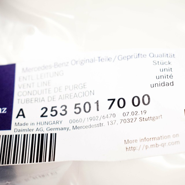 Genuine Mercedes-Benz E GLC Vent Line From Right Cooler to Reservour ...