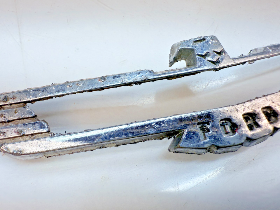OEM 1956 1957 FORD THUNDERBIRD T-Bird Front Emblem BAB-88392-B E5-65 | eBay