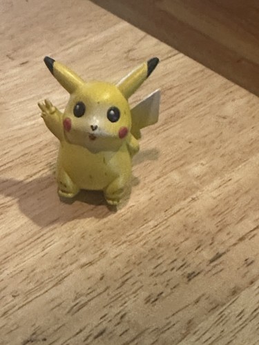 VTG Pokemon TOMY Figure Pikachu Giving Peace Sign | eBay