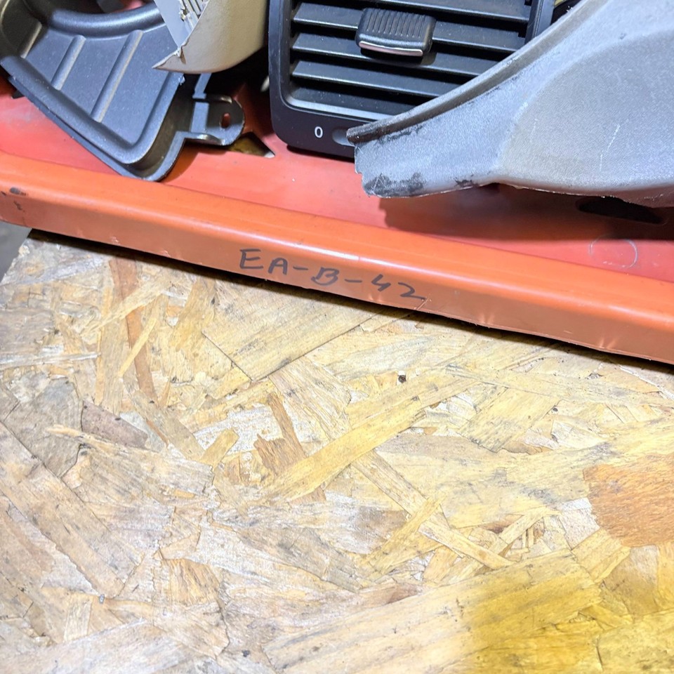 NISSAN JUKE 2015 FUEL FLAP DOOR & BONNET OPEN RELEASE HANDLE LEVER ...