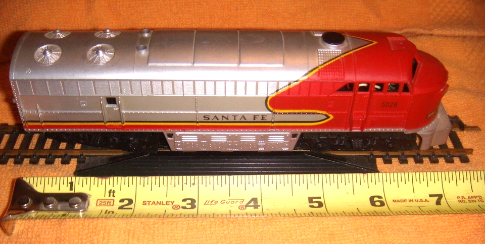 Vintage 1970s HO Scale Tempo AHM Santa Fe 5028 Locomotive - TESTED ...