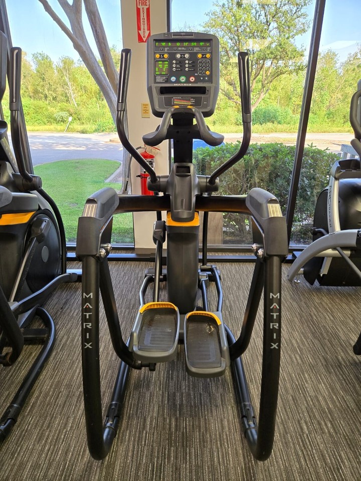 Matrix A5x Accent Trainer Elliptical Commercial Quality LED Screen Used ...