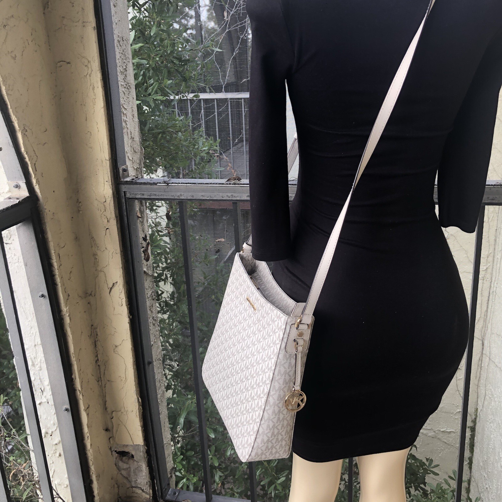 Michael+Kors+Jet+Set+Travel+Women%27s+Messenger+Bag+Large+-+Cream for ...