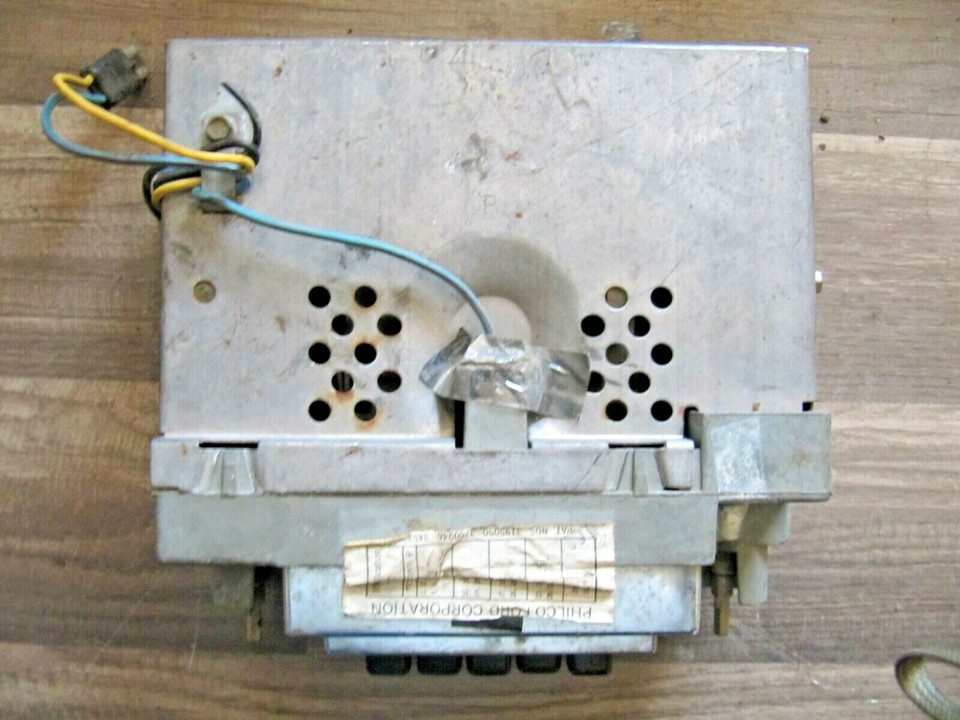 VINTAGE 1960s FORD PHILCO AM PUSH BUTTON RADIO MUSTANG FAIRLANE FALCON ...