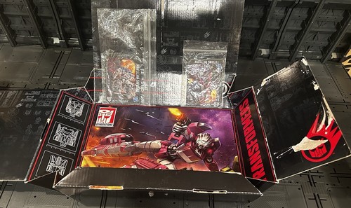 Transformers Titans Return Exclusive Arcee & Ultra Magnus, Cards And ...