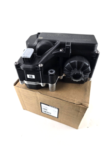 Genuine Volvo Bosch Mack DEF Pump MP8 D13 12V 23753850 replace 23753845 ...
