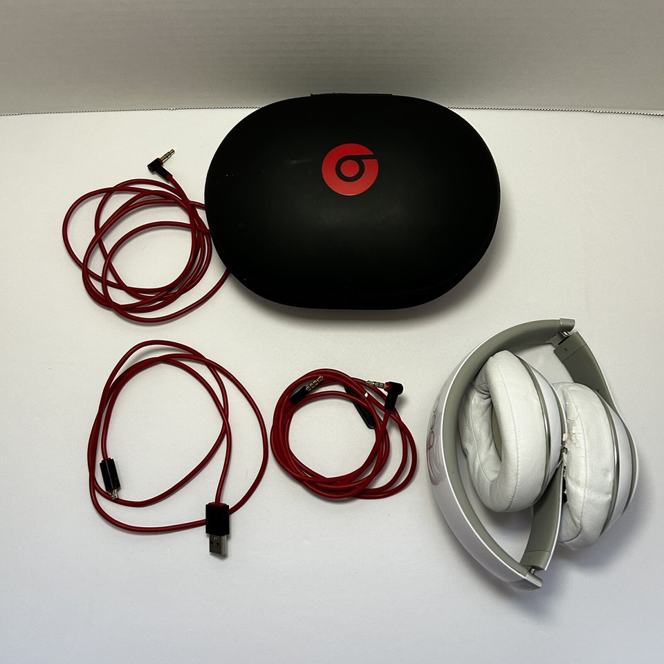 Beats Studio (1st Gen)Wired Headphones with Case. Works. See ...