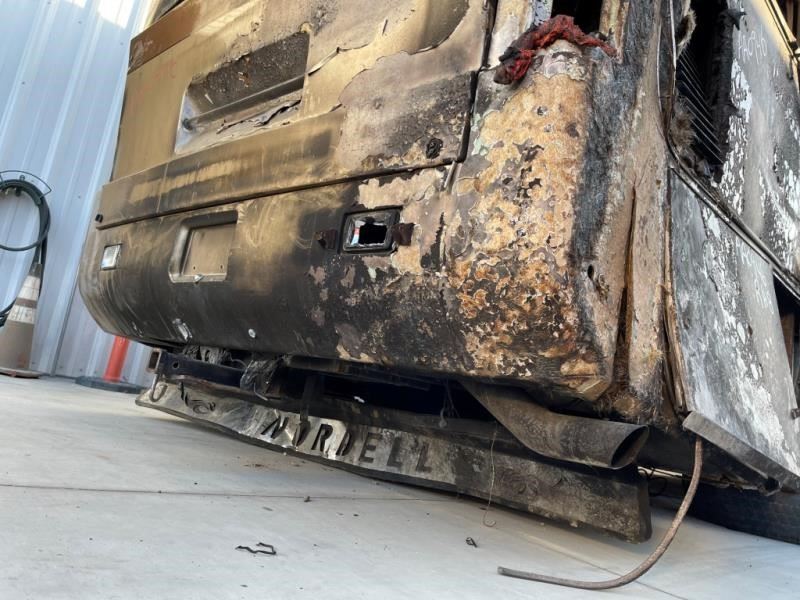 2001 Monaco Dynasty Roadmaster RV Rear Bumper Cover CAP Clip w Engine ...