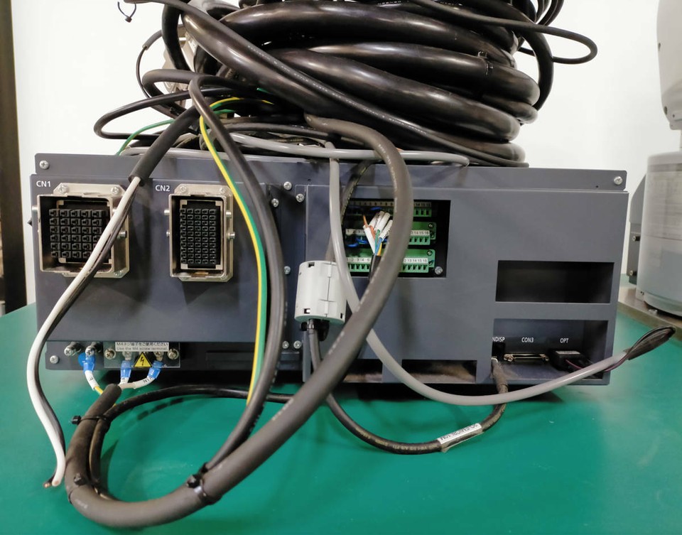 Mitsubishi Electric Industrial Robot MELFA RV-4FL-Q-SH01 CR750-04VQ-1 ...