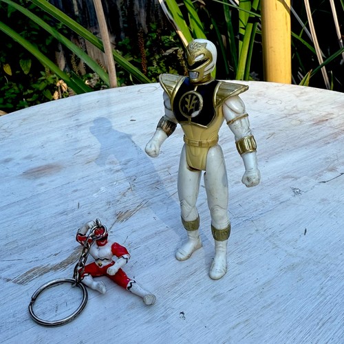 Mighty Morphin Power Rangers White And Red Ranger Key Chain Vintage | eBay