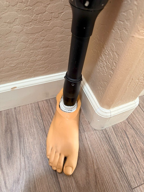 Endolite Blatchford Linx Microprocessor Prosthetic Knee & Foot. Right ...