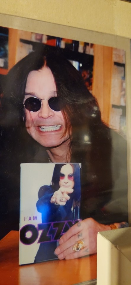 Ozzy Osbourne PSA CERTIFIED COA FULLY SIGNED AUTOGRAPHED " I AM OZZY ...