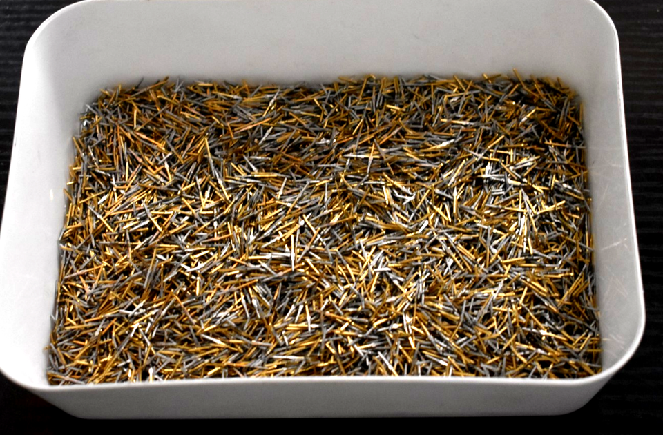 1oz. IDE HEADER scrap GOLD PLATED PINS recovery frm. PRE2000 COMPUTER ...
