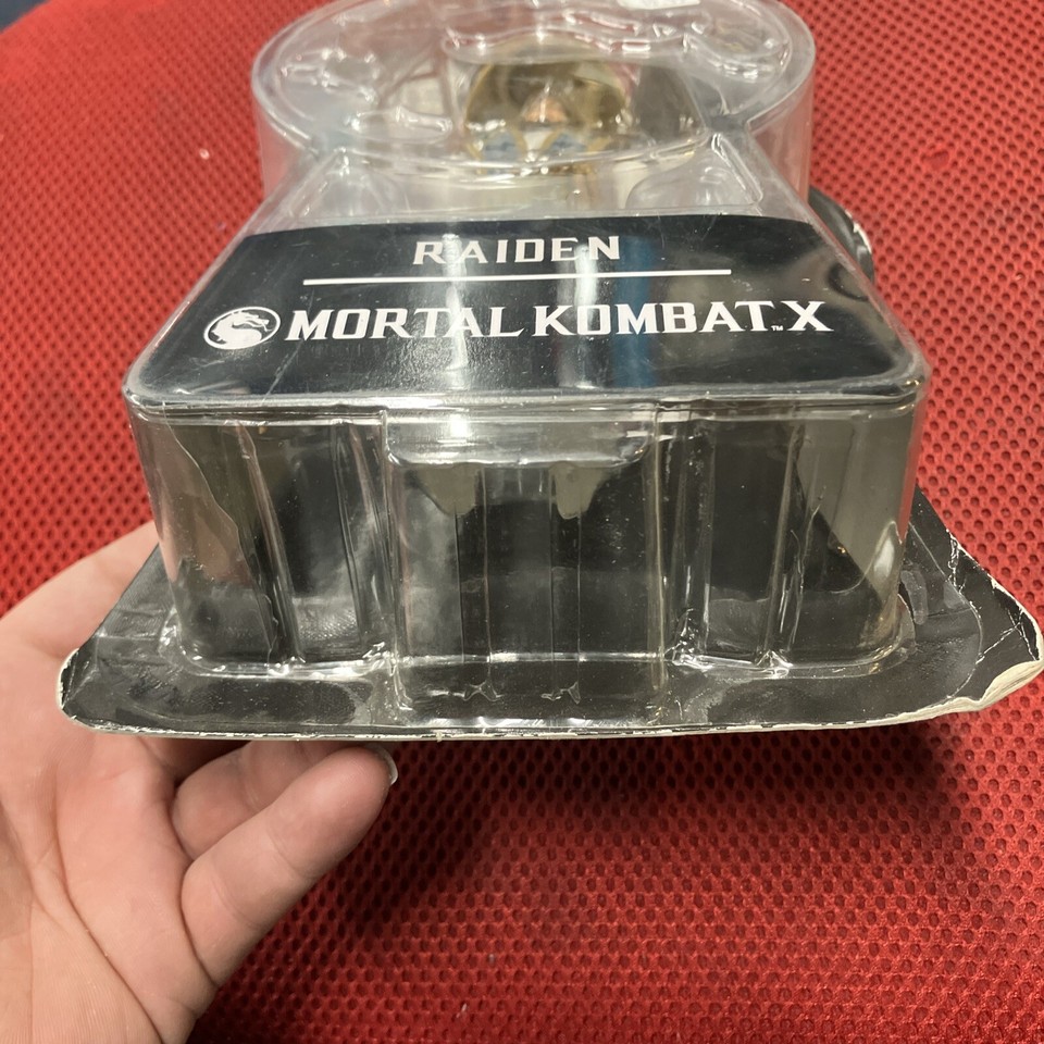 NEW 2015 Mezco Toyz Mortal Kombat X RAIDEN 6" Figure PX Exclusive WB ...