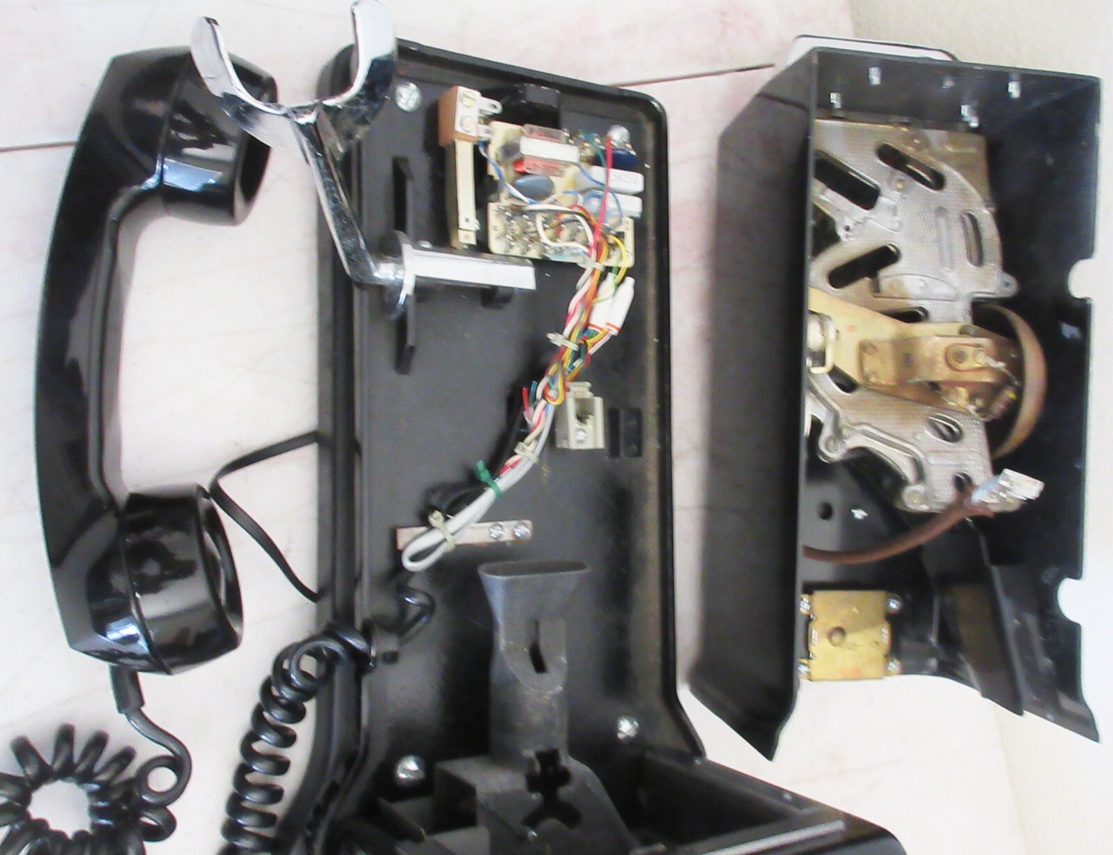 Western Electric Pay Telephone 3 Coin Slot 1950's with Ringer mounted ...