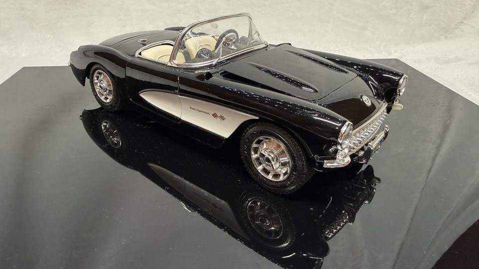 Bburago Burago 1957 Corvette Diecast Convertible 1:18 Scale Car Black ...