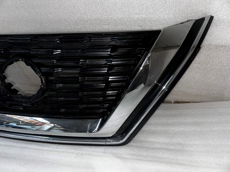GOOD USED GRILLE FOR 2021-2023 NISSAN ROGUE S 623106RA0A | eBay