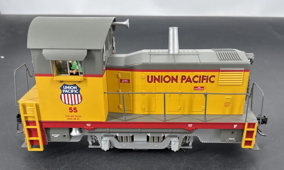 USA Trains R22056 G Scale Union Pacific 20 ton Mighty Moe Diesel ...