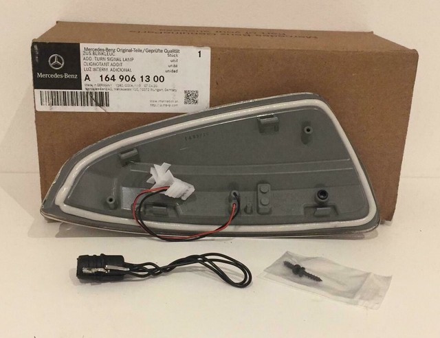 MERCEDES BENZ Genuine Ml W164 Class LH Blinker Indicator Lens ...
