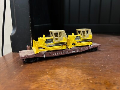 HO Scale Athearn Santa Fe ATSF 50' flat car w/dozers 93302 | eBay