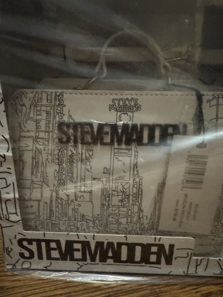 Steve Madden Bevelyn B Evelyn Patch Box Gift Set Bag, Card Case, Plush ...