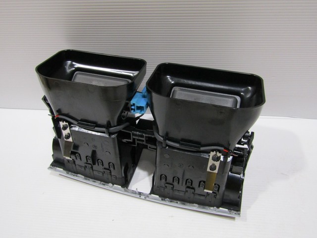 Mercedes-Benz C W204 Dashboard Air Vents A2048307354 2010 11819550 for ...