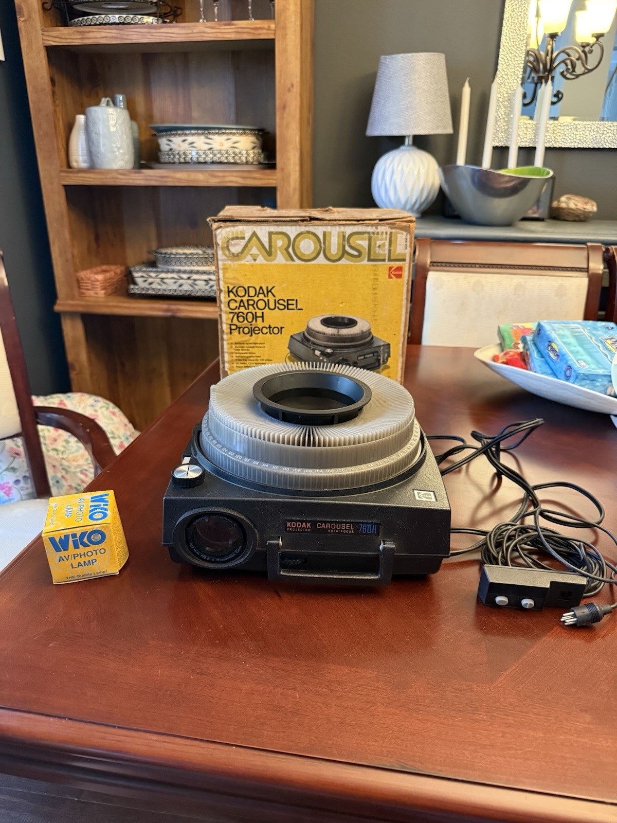 Kodak Carousel Projector 760H w/ Remote & Extra Bulb - Semi Functional ...