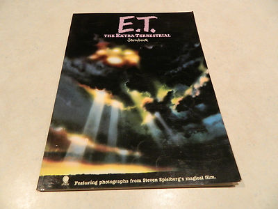 E.T. The Extra-Terrestrial Storybook [featuring photos from the movie ...