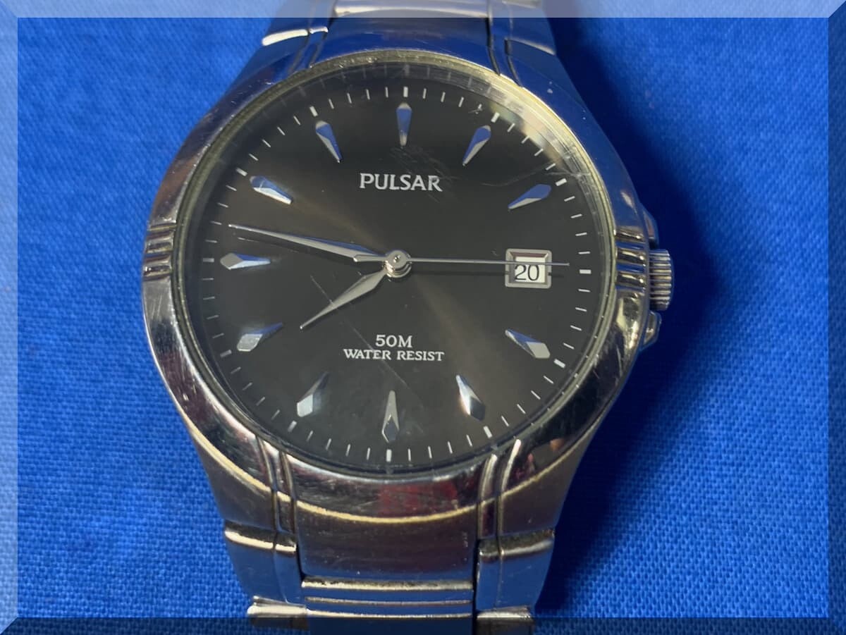 PULSAR 50M DATE BRACELET WATCH WATER RESISTANT - NEEDS BATTERY - FREE ...