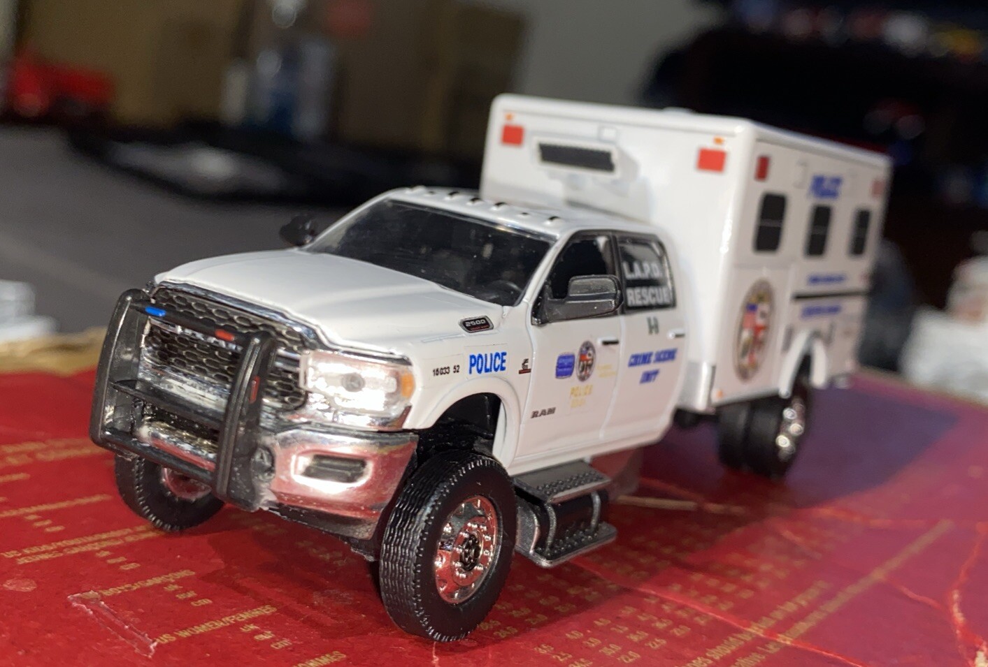 Kitbash 1/64 1-1 Custom WALK IN RESCUE Los Angeles Police Department ...